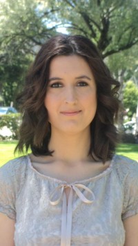 María Lara presenta en Pareja su libro sobre brujas y magos ...