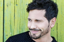 David de María canta para Manos Unidas en el Buero - GuadalajaraDiario ...